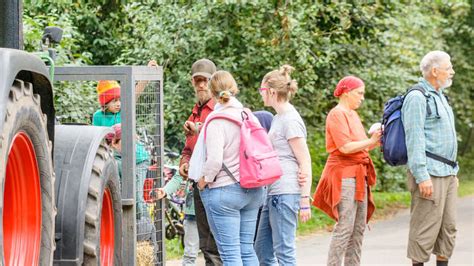 Hoffest Zum Tag Der Regionen Beim Biohof Meyer Toms