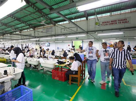 GBB Goes To Pabrik Perkenalan Sosok Ganjar Pranowo Ke Buruh Dan