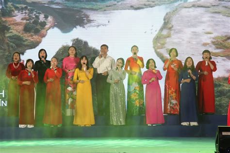 Tưng bừng Chương trình nghệ thuật Khát vọng và niềm tin