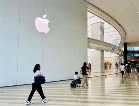 苹果iPhone 14全球开售英国和新加坡专卖店前禁止排队 36氪