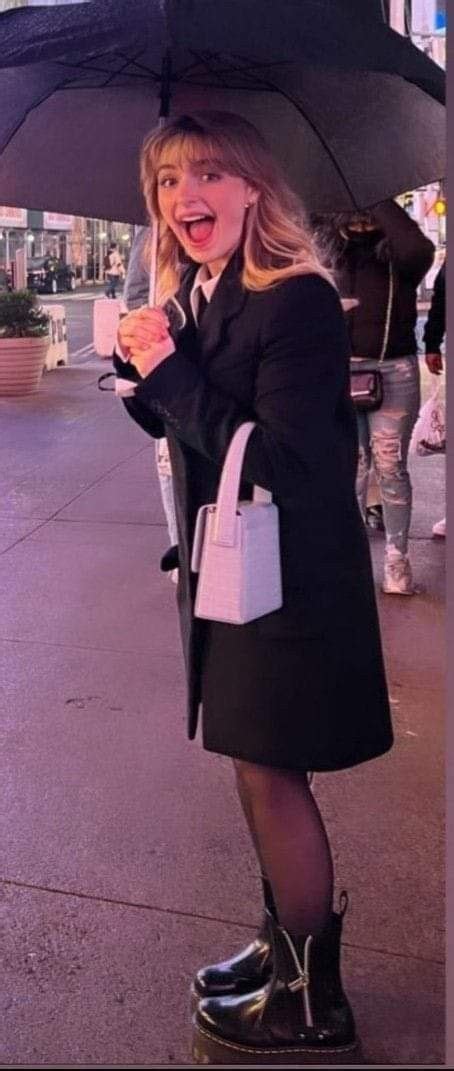 Pin By Pat Bass On Copycat Mckenna Grace Attractive Women Vintage Circus Costume