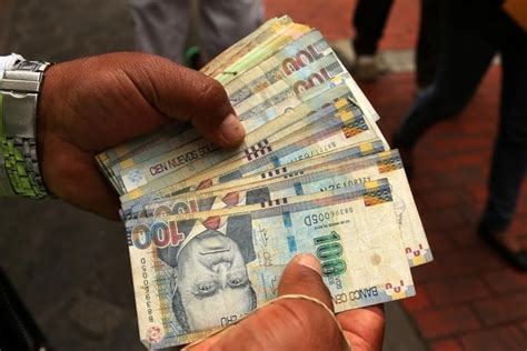 Cu Ntos Pesos Argentinos Puedo Comprar Con Y Soles Infobae