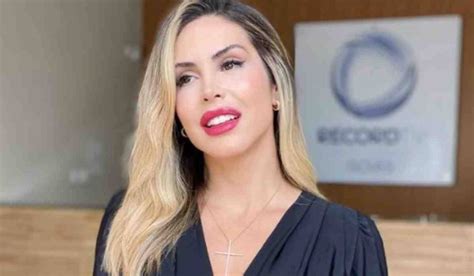 Após ser demitida jornalista da Record expõe machismo na emissora
