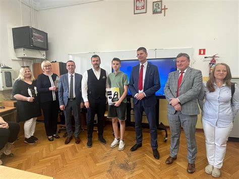 Uczniowie bielskiej Piątki sprawdzili swoje kompetencje cyfrowe w