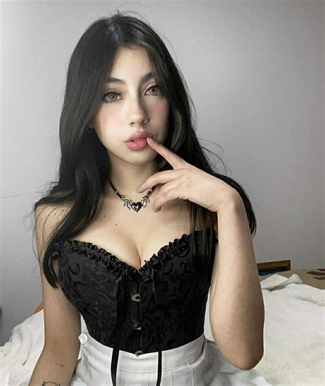 Que Ganas De Romperla 🤤 R2ombiegirlphotos