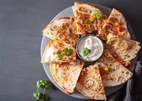 Cómo hacer quesadillas de pollo y queso