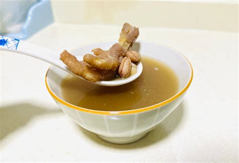 【眉豆花生煲鸡脚的做法步骤图，怎么做好吃】懒人极简烹饪下厨房