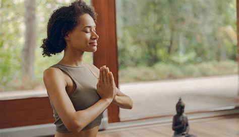 The Power Of Yoga For Glowing Skin Fhs Lifestyle Magazine