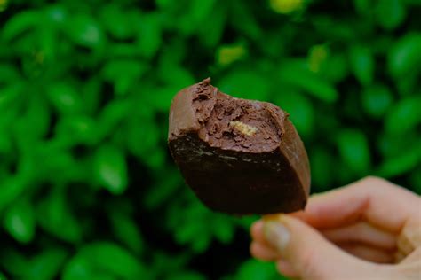 Морозиво Шоколадне з амарантовою цукеркою « Draw Cakes