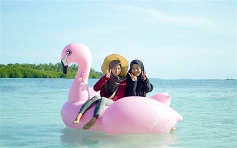 Rekomendasi Wisata Pantai Eksotik Di Ambon