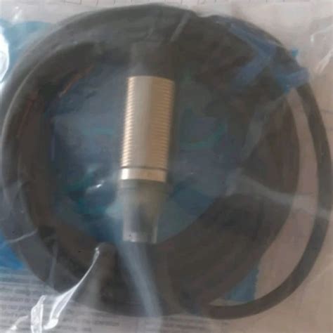 Omron E2B M18KN16WP B1 Proximity Inductive Sensor At Rs 400 Proximity