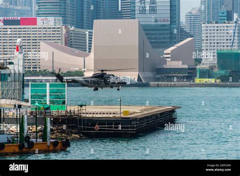 Wan Chai Hong Kong March 29th 2018 Helicopter Leaving The Wan Chai