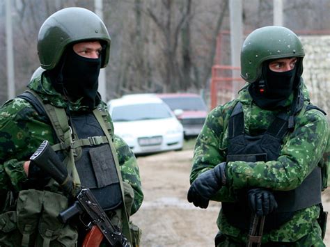 В Дагестане штурмуют дом с боевиками