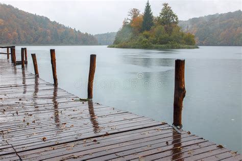 Озеро Kozjak леса Autum в национальном парке Plitvice Стоковое