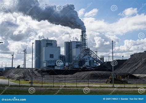 A Fossil Fuel Power Station Stock Image Image Of Generating Dark