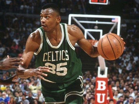 Nba意外死亡球星，刘易斯因心脏病猝死，一人堪比乔丹却吸毒暴毙