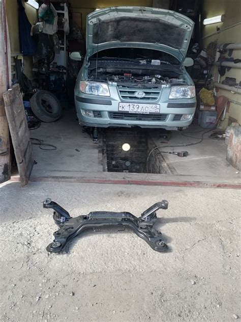 Замена подрамника — Hyundai Matrix, 1,6 л, 2002 года | поломка | DRIVE2