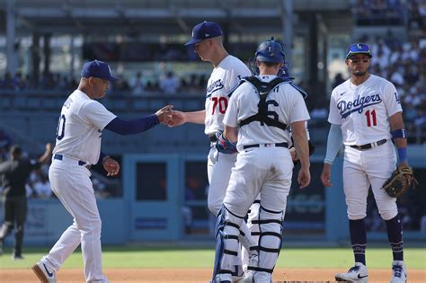 Dodgers Trade Deadline La Clearly Needs To Add Starting Pitching