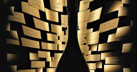 순수한 금빛 20년 열대 과일 맛 품은 21세기 최고 샴페인