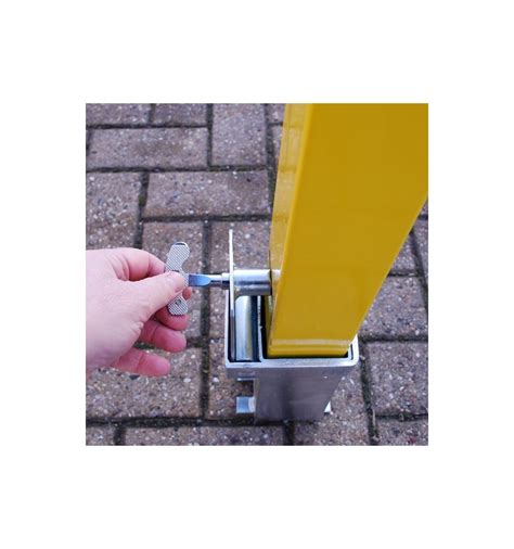 Removable Security Post Integral Lock And Locking Tool 100p