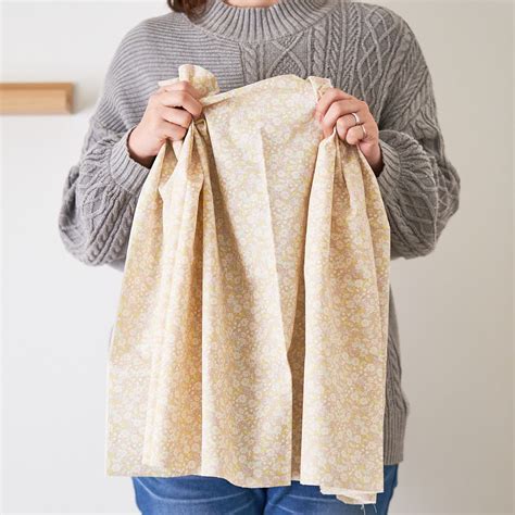 【楽天市場】生地 布 コットン ブロード 花柄 プリント 025mm厚 110cm幅 50cm単位オーダーカット【商用利用可】：生地通販のマルイシ
