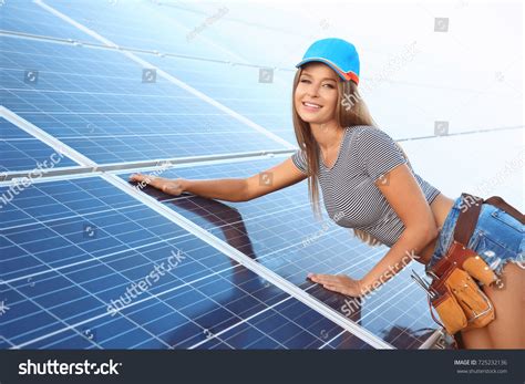 2289 Imágenes De Solar Panel Girl Imágenes Fotos Y Vectores De Stock Shutterstock