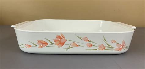 Corning Ware In Peach Floral Pattern Casseroles With Glass Lids Open