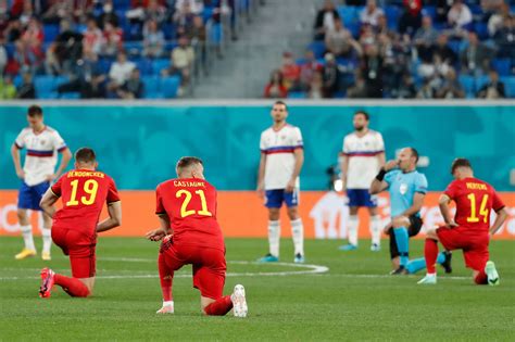 لاعبو روسيا يثيرون الجدل قبل انطلاق مشوارهم بيورو 2020 بلقطة غريبة