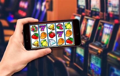 Qual è la differenza tra una slot machine online e una offline