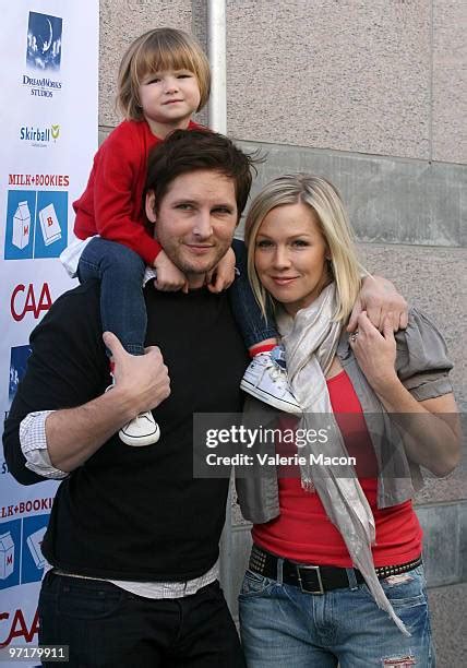 Jennie Garth Daughters Photos And Premium High Res Pictures Getty Images