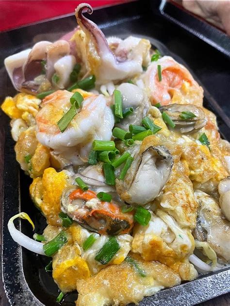 หอยทอด คุณลดา ในปี 2024 การตกแต่งจานอาหาร อาหารอร่อย อาหาร