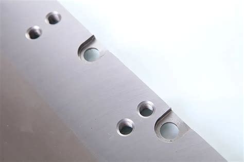 Choosing The Right Custom Blade Manufacturer FLR Blade