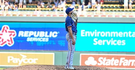 Fans Shocked After Rangers Jonathan Hernandez Walked 3 Straight To Lose To Twins Sports