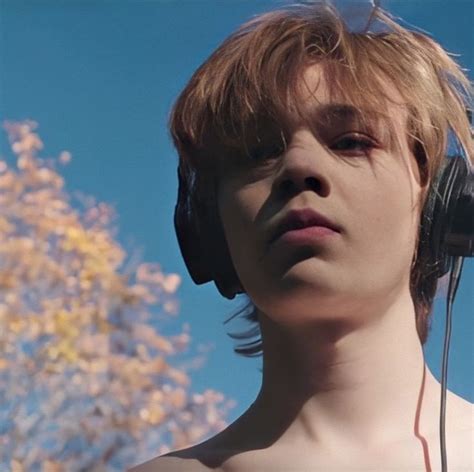 Charlie Plummer В поисках аляски Аляска Мужчины