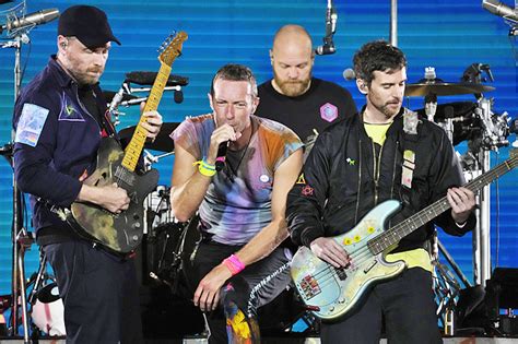 Electrifying Concert Dazzles Fans In Coldplays Tour Finale Borneo