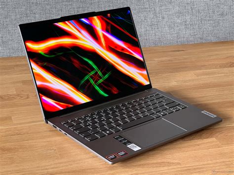 Lenovos IdeaPad Pro 5 14 mit dem AMD Ryzen 7 8845HS schlägt Core Ultra 7 155H und ist deutlich