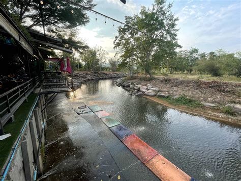 รูป ครัวริมธาร มีน้ำมีปลา