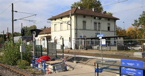 Gare De Dornach La D Molition Suspendue