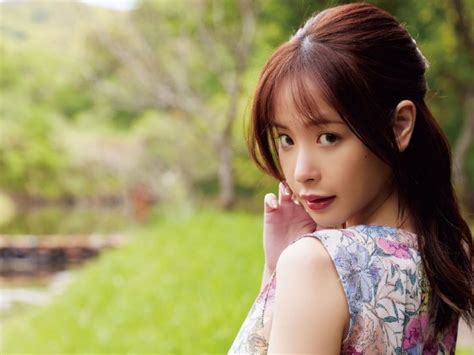 桃乃木かな 写真集「はちあわせ」 沐风文化