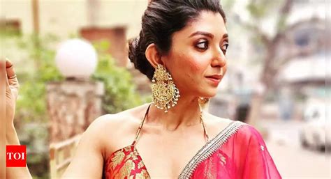 Devlina Kumar Shows Off Her Dancing Chops Shoots For ‘heeramandi Song