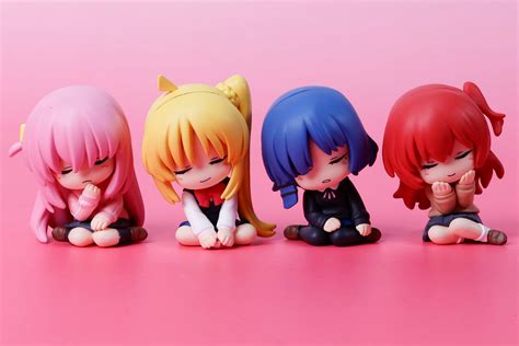 【特別企画】【ガチャ撮り下ろし】全部集めて飾りたい！「肩ズンfig ぼっち・ざ・ろっく！」 結束バンドの4人が手のひらサイズのフィギュアで