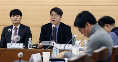 노동계는 불참 경영계는 방관전문가 위주로 돌아가는 노동개혁
