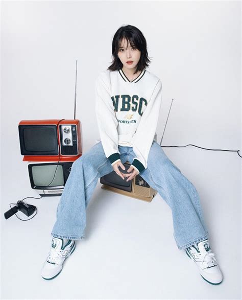 익스트림무비 아이유 뉴밸런스 뉴화보