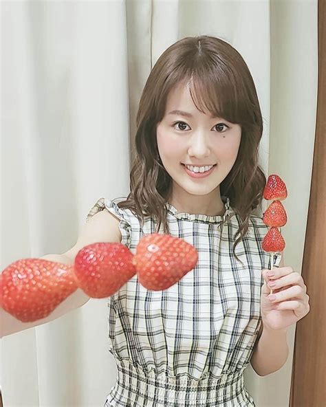 Tbs「ビジネスクリック」さんのインスタグラム写真 Tbs「ビジネスクリック」instagram「🍓 いちごをあーんと見せかけて