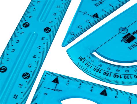 Conjunto Liderpapel Esquadro 10cm Esquadro 14cm Régua 30cm E Transferidor De Plástico