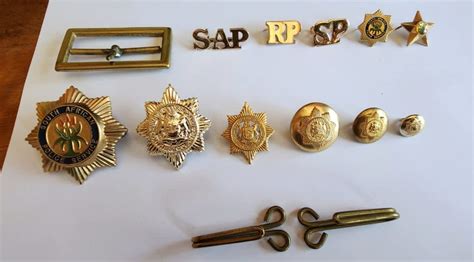 Emergency Services South African Police Service Badge And Button