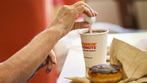 Weird Rules That Dunkin Donuts Workers Have To Follow