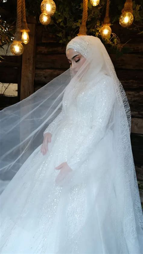 Bikin Deg Degan Pengantin Wanita Hampir Terjatuh Gegara Tingkah Iseng