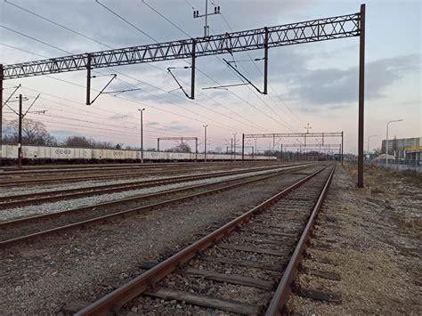 Tragedia na torach W Lewinie Brzeskim pod kołami pociągu zginął