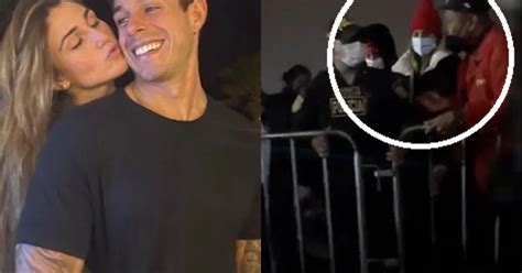 Hugo García Y Alessia Rovegno Pasan Bochornoso Incidente Al Querer